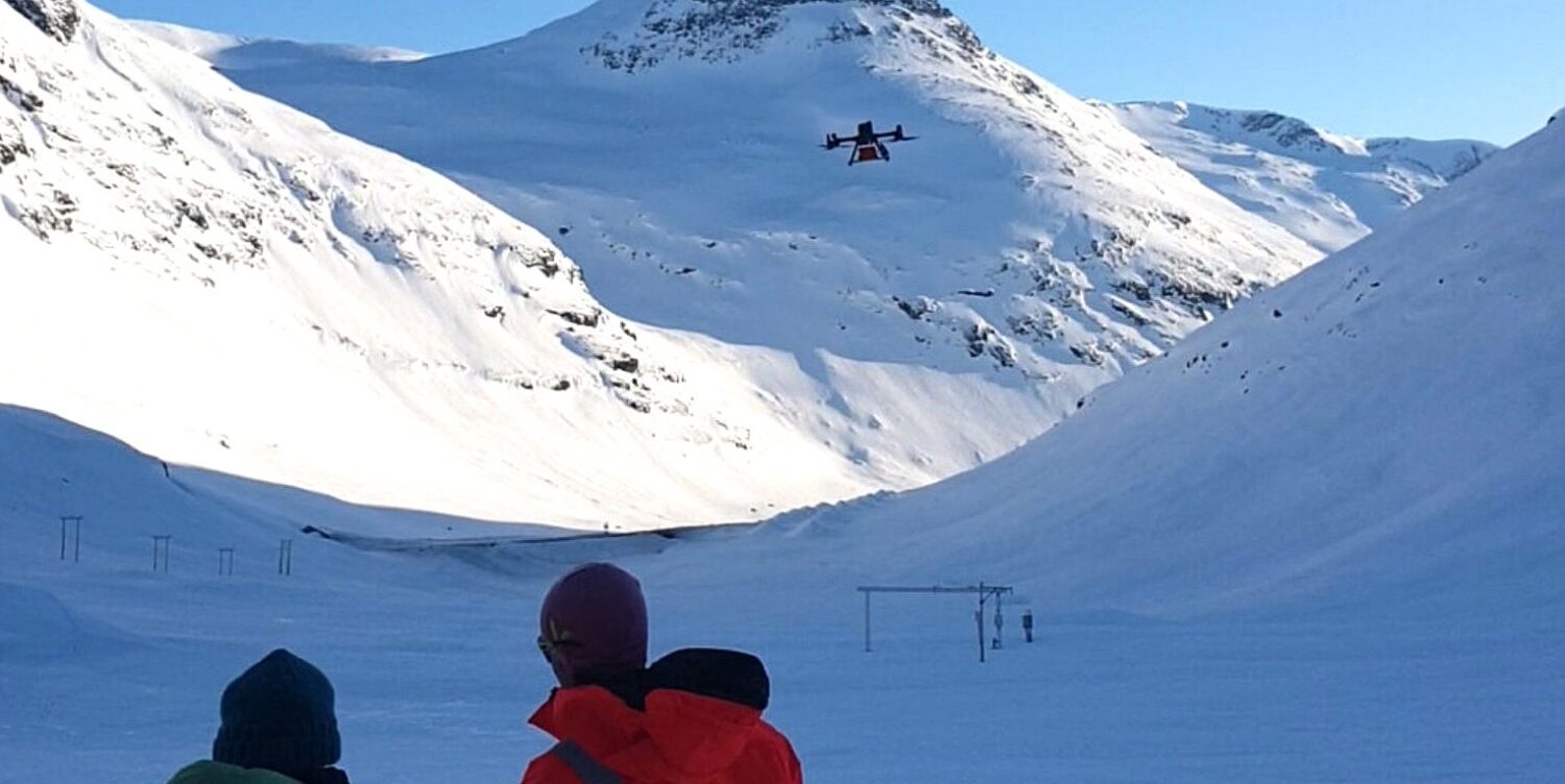 Denne dronen kan se under snø og jord